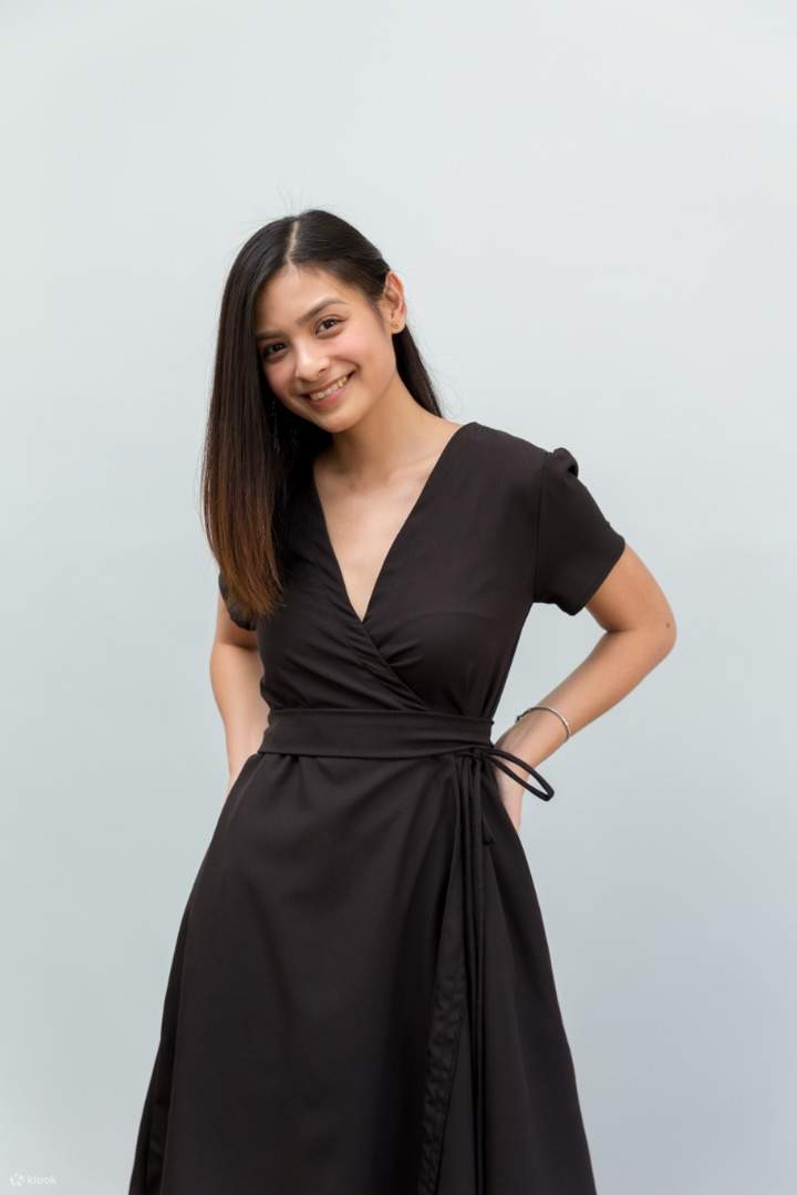 Chloe Wrap Dress by Hey Riley - Klook Estados Unidos